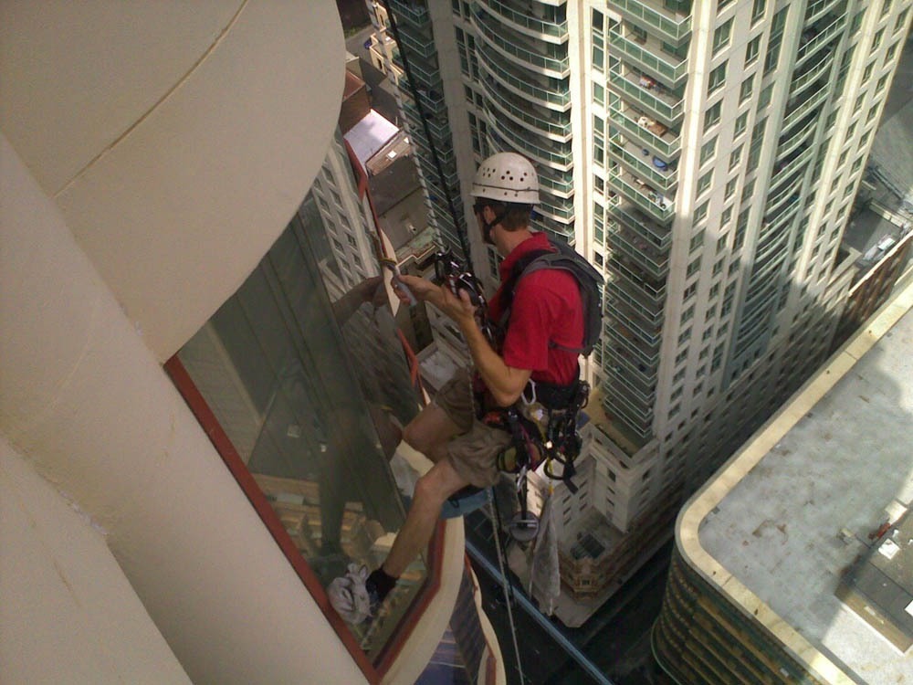 High Rise Window Cleaning: How Rope Access Ensures Spotless Windows